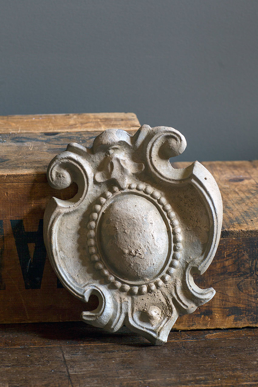 Vagabond Vintage Metal Keystone Architectural Element – Modish Store